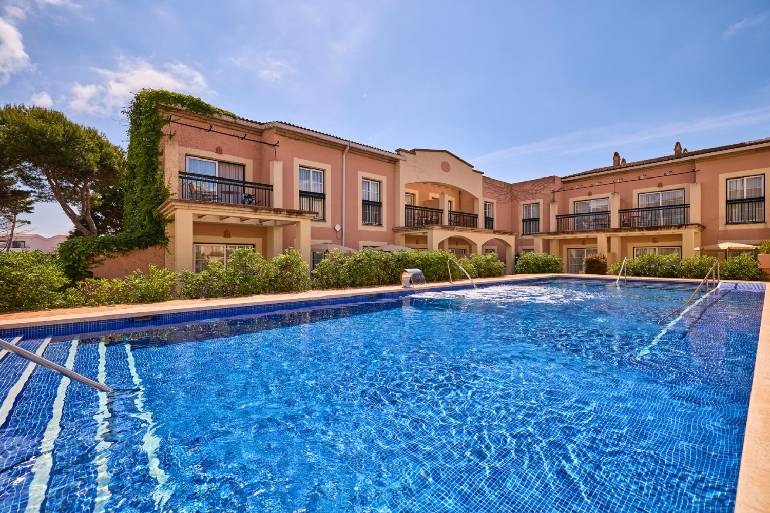 Hotel for families with kids in Cala'n Bosch • Zafiro Menorca